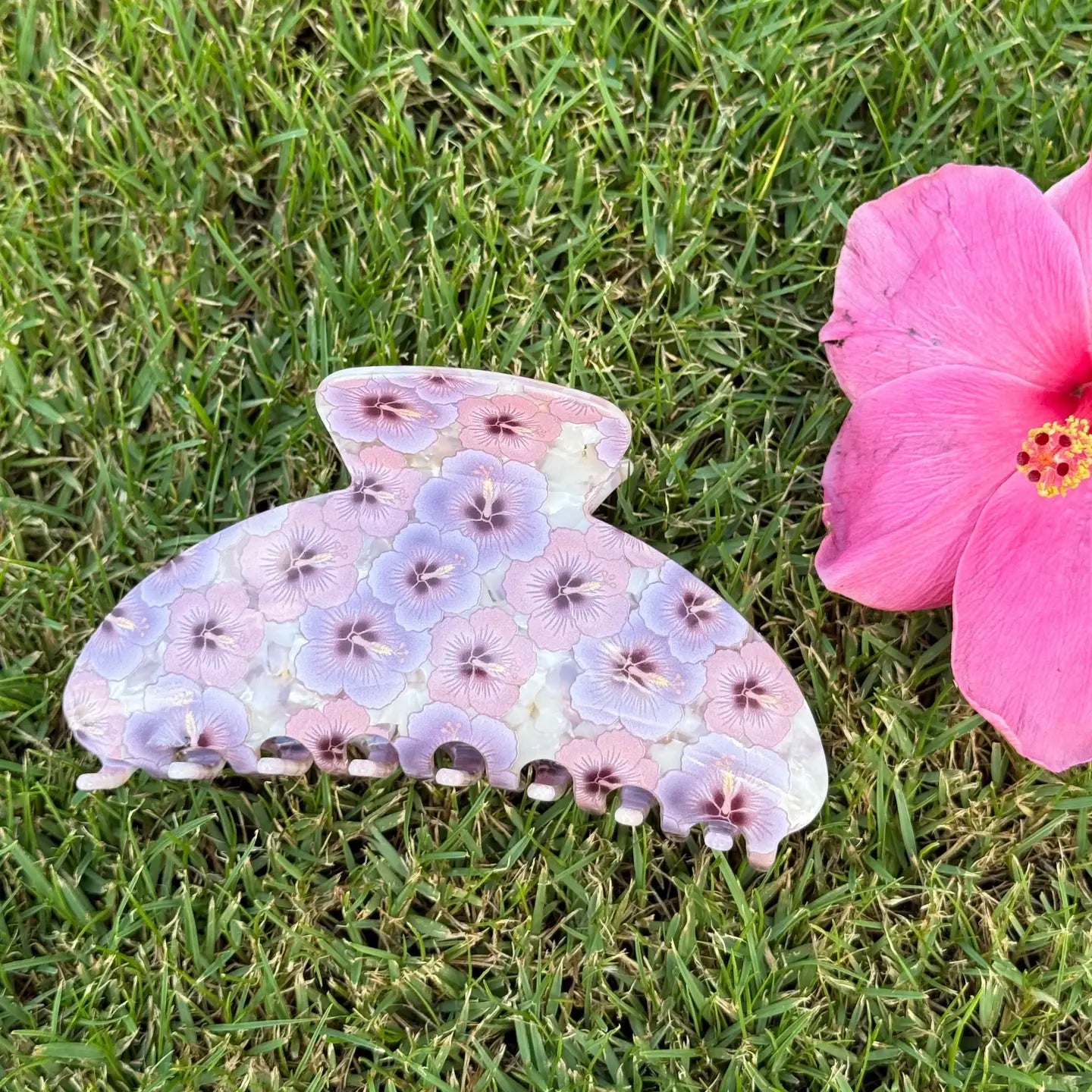 Bombucha HIBISCUS Hair Claw - Phases Hawaii – Beachside Boutique Hawaii